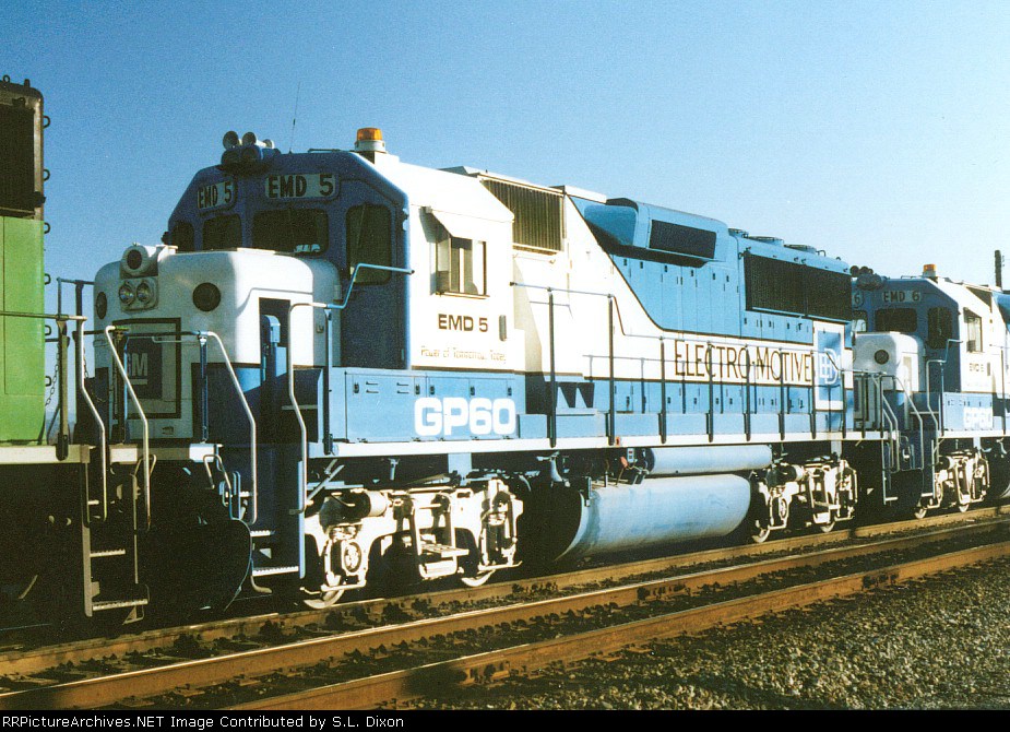 EMD 5 GP60 Demo